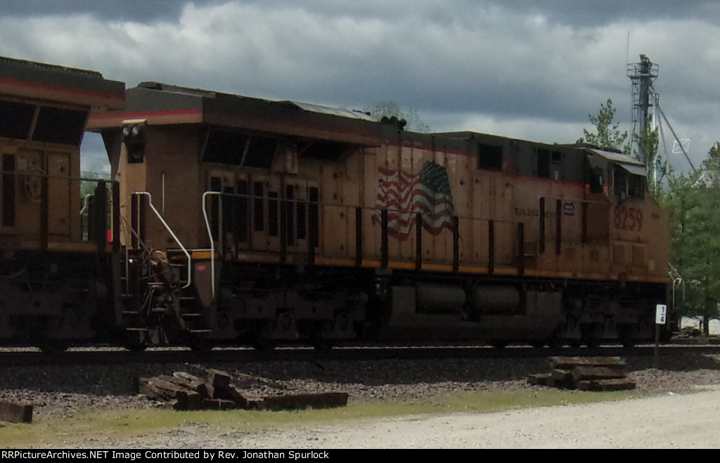 UP 8259, engineer's side view